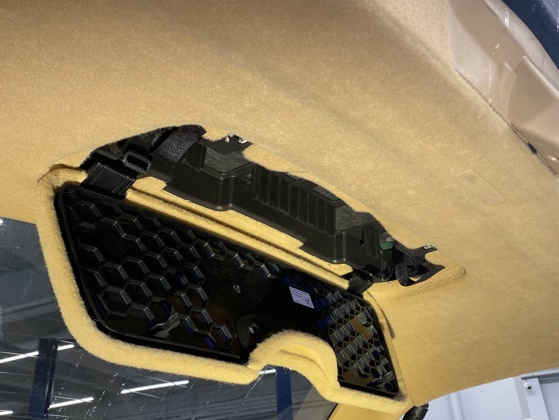 Замена приводов багажника Cayenne 958 — Porsche Cayenne (2G) 958, 3 л ...