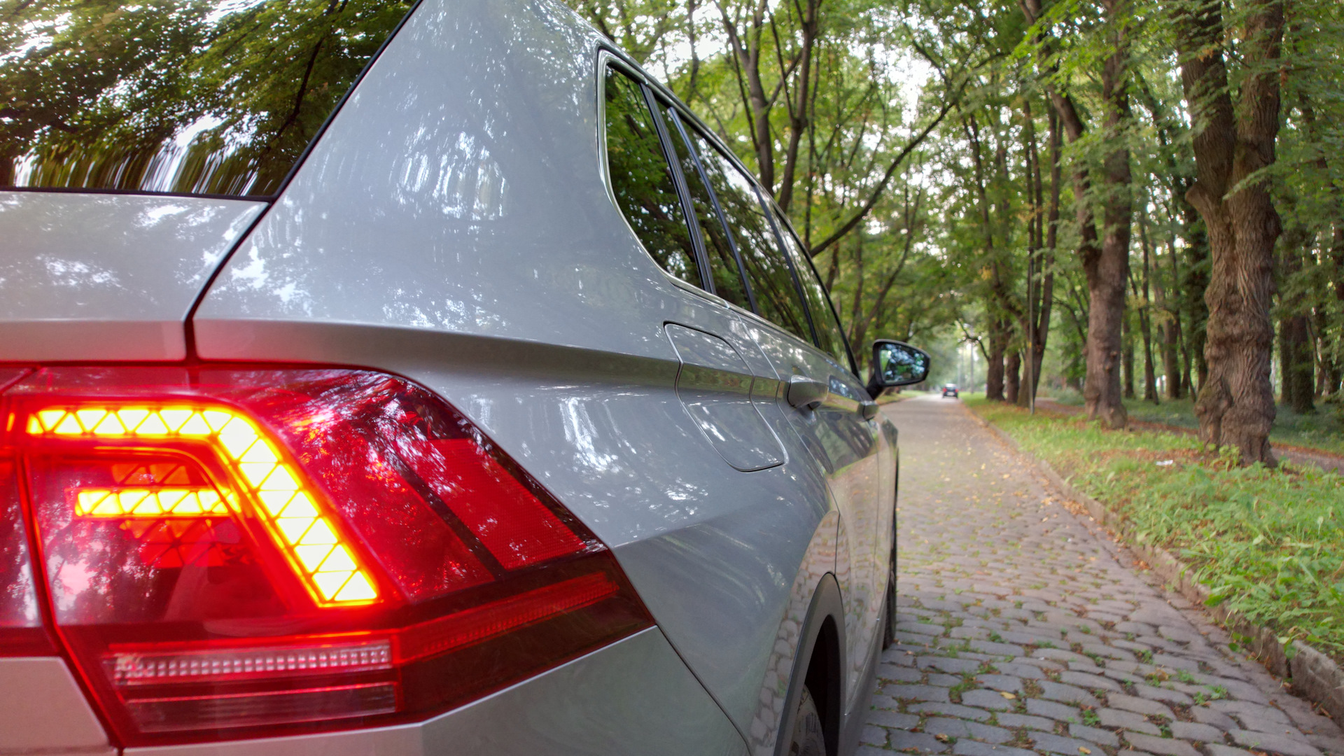 Volkswagen Tiguan (2G) 2.0 бензиновый 2017 | Tungsten Silver Highline ...