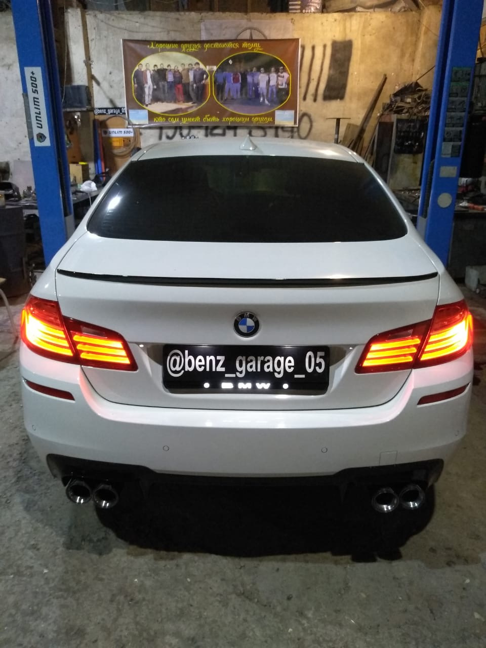 Раздвоенный выхлоп BMW F10 535i с двойными насадками — BMW 5 series ...