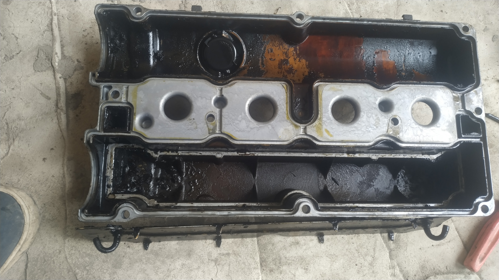 Нужна помощь зала или замена клапанной крышки. — Opel Zafira A, 1,8 л ...