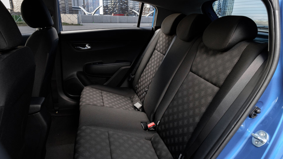 Снятие заднего сиденья на Киа Рио Х-Лайн — KIA Rio X-Line, 1,6 л, 2019 ...