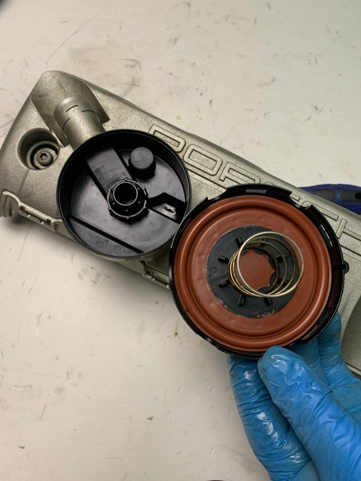 Замена мембраны маслоотделителя Porsche Cayenne 4.8L M48.51 94810723653 ...