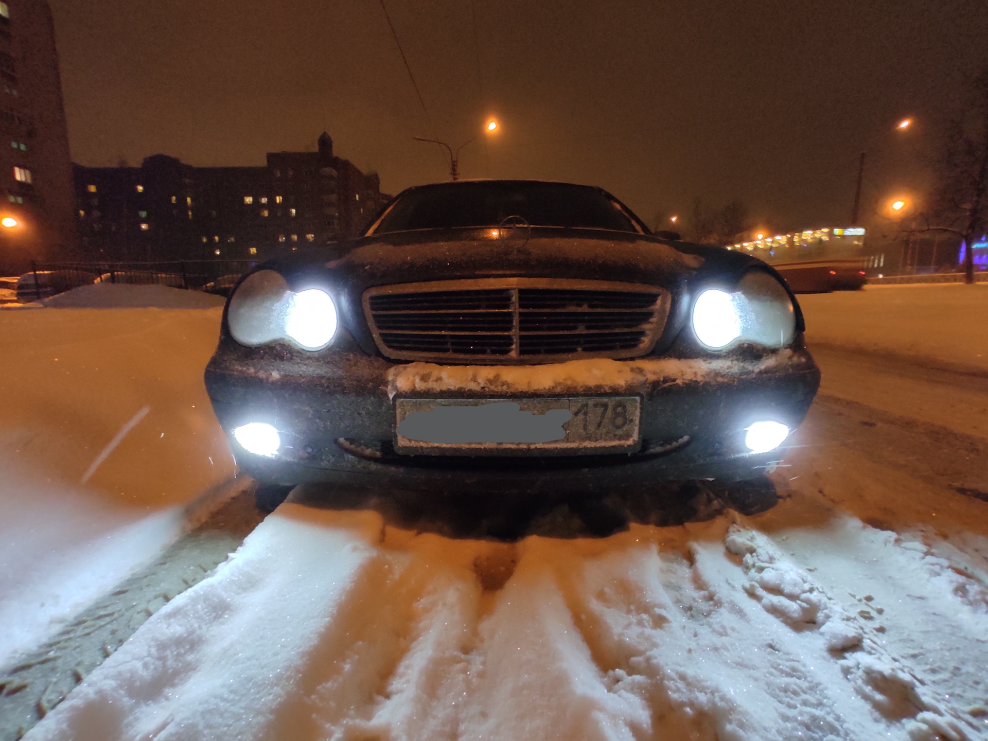 Светодиоды HB4 в противотуманки без ошибок — Mercedes-Benz C-Class ...