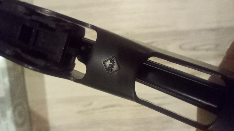 Щётка стеклоочистителя из Германии — Mercedes-Benz E-Class (W124), 2,3 ...