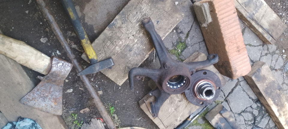 Замена передних ступиц и подшипников — Volkswagen Golf Mk2, 1,8 л, 1991 ...