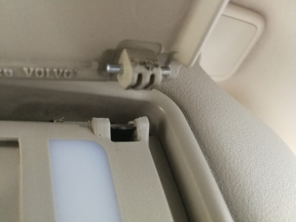 Замена зеркала 39866717 — Volvo XC60 (1G), 2,4 л, 2010 года ...