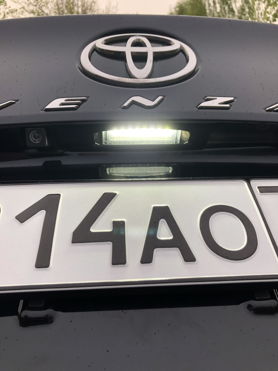 Диод в номерной знак и чехол — Toyota Venza (1G), 2,7 л, 2014 года ...