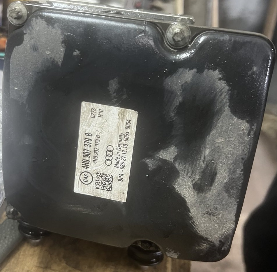 Замена блока ABS Audi A8 D4 — Audi A8 (D4), 3 л, 2011 года ...