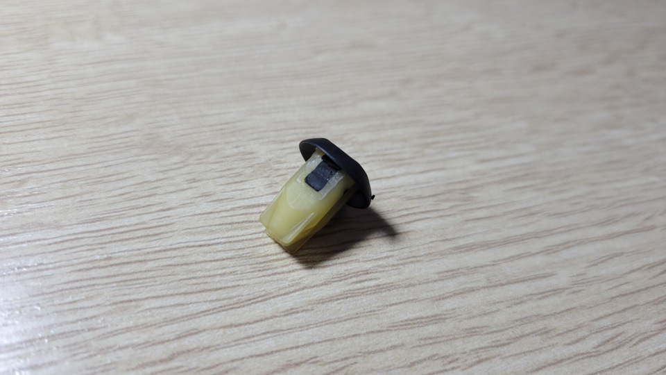 7703081225 Зажим RENAULT | Запчасти на DRIVE2