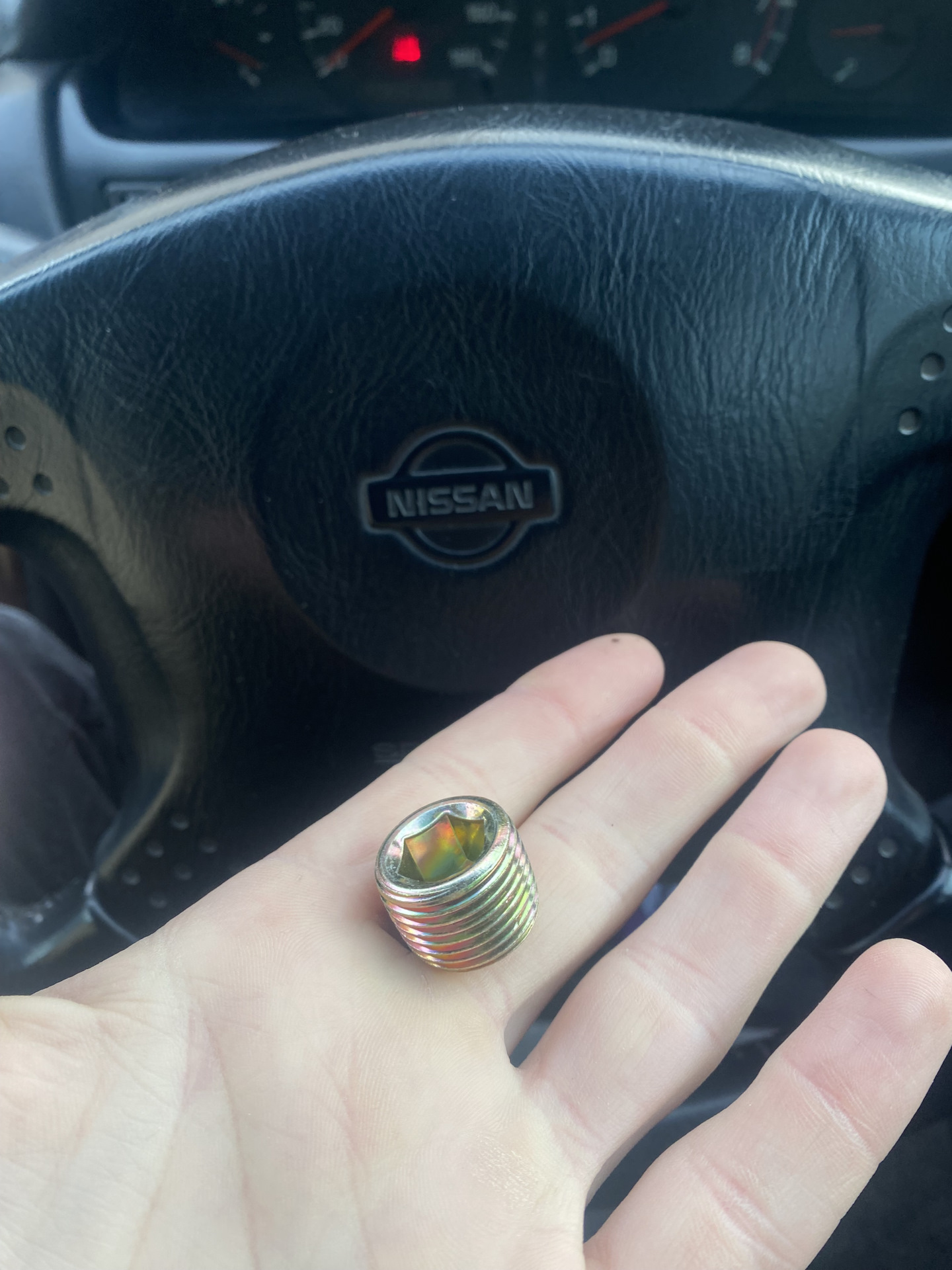 Заливная пробка кпп — Nissan Primera (P12), 1,6 л, 2005 года | поломка ...