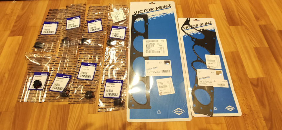 Переуплотнения клапанных крышек. — Volvo XC90 (1G), 4,4 л, 2007 года ...