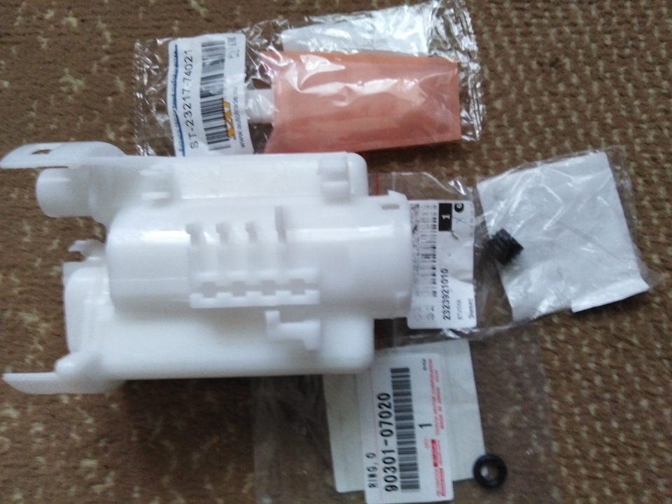 Топливный фильтр — Toyota Premio (T240), 1,5 л, 2002 года | расходники ...