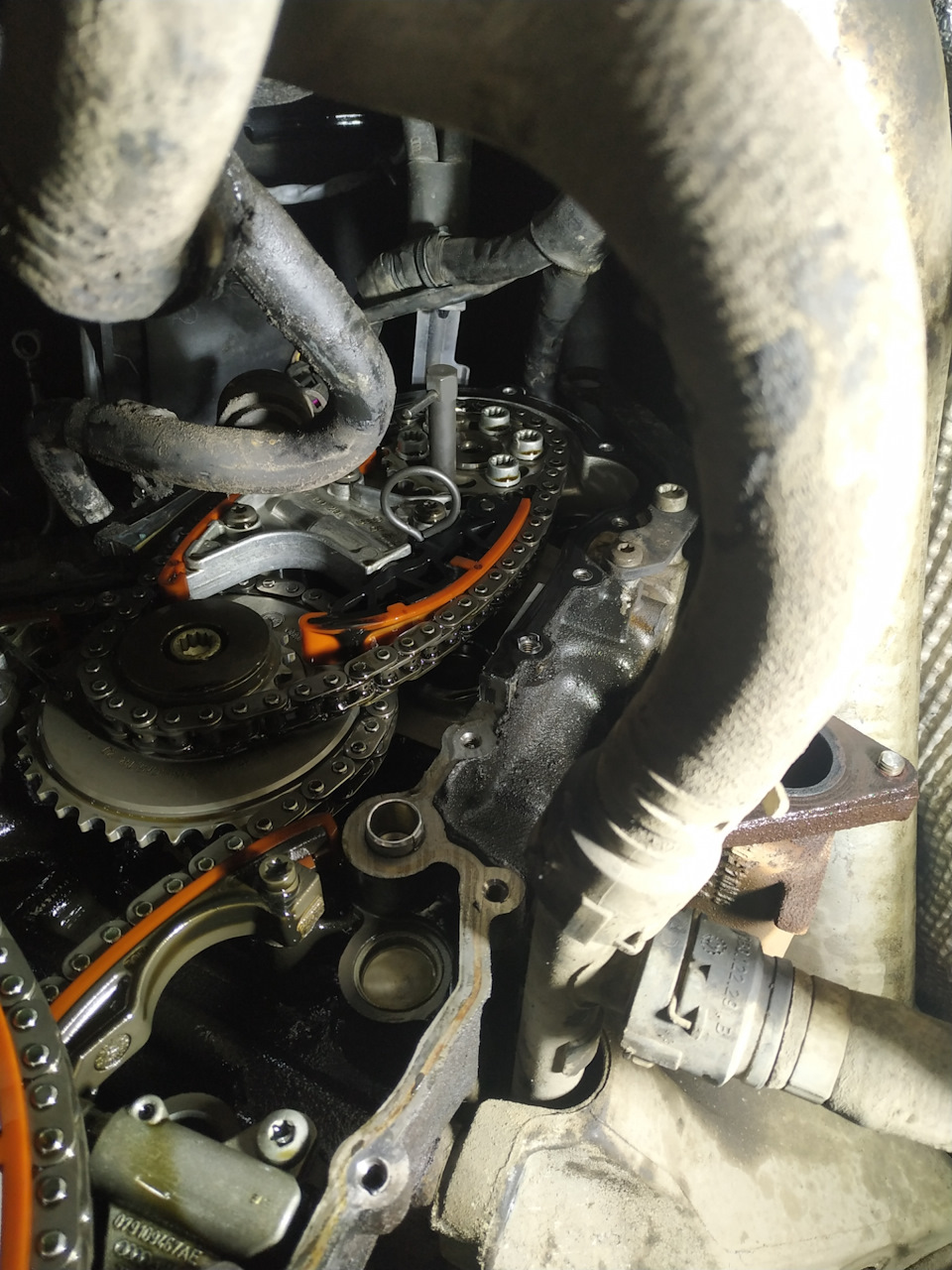 Замена комплекта цепи — Audi Q7 (1G), 3 л, 2007 года | своими руками ...