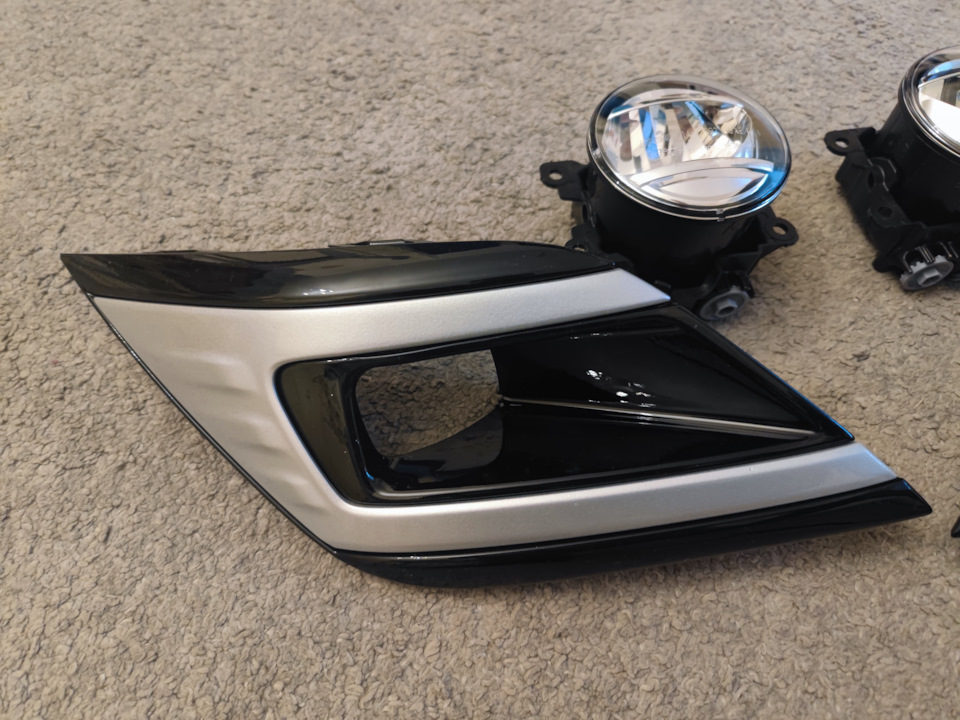 Накладки и туманки новые оригинал Mitsubishi на Mitsubishi Outlander ...