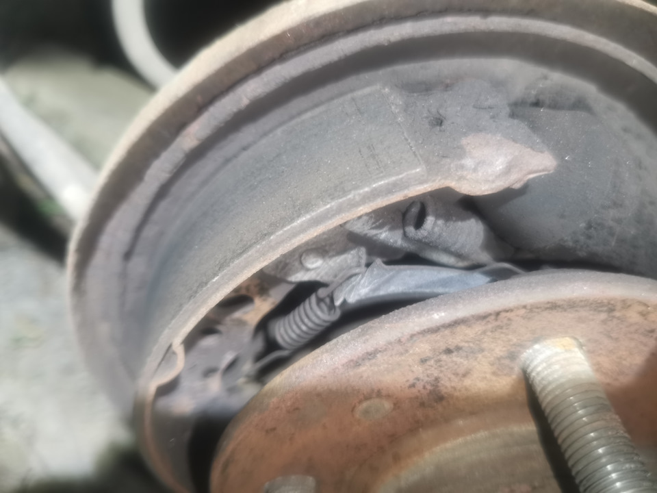 Замена задних колодок 11.05.23 — Hyundai Accent (2G), 1,5 л, 2005 года ...