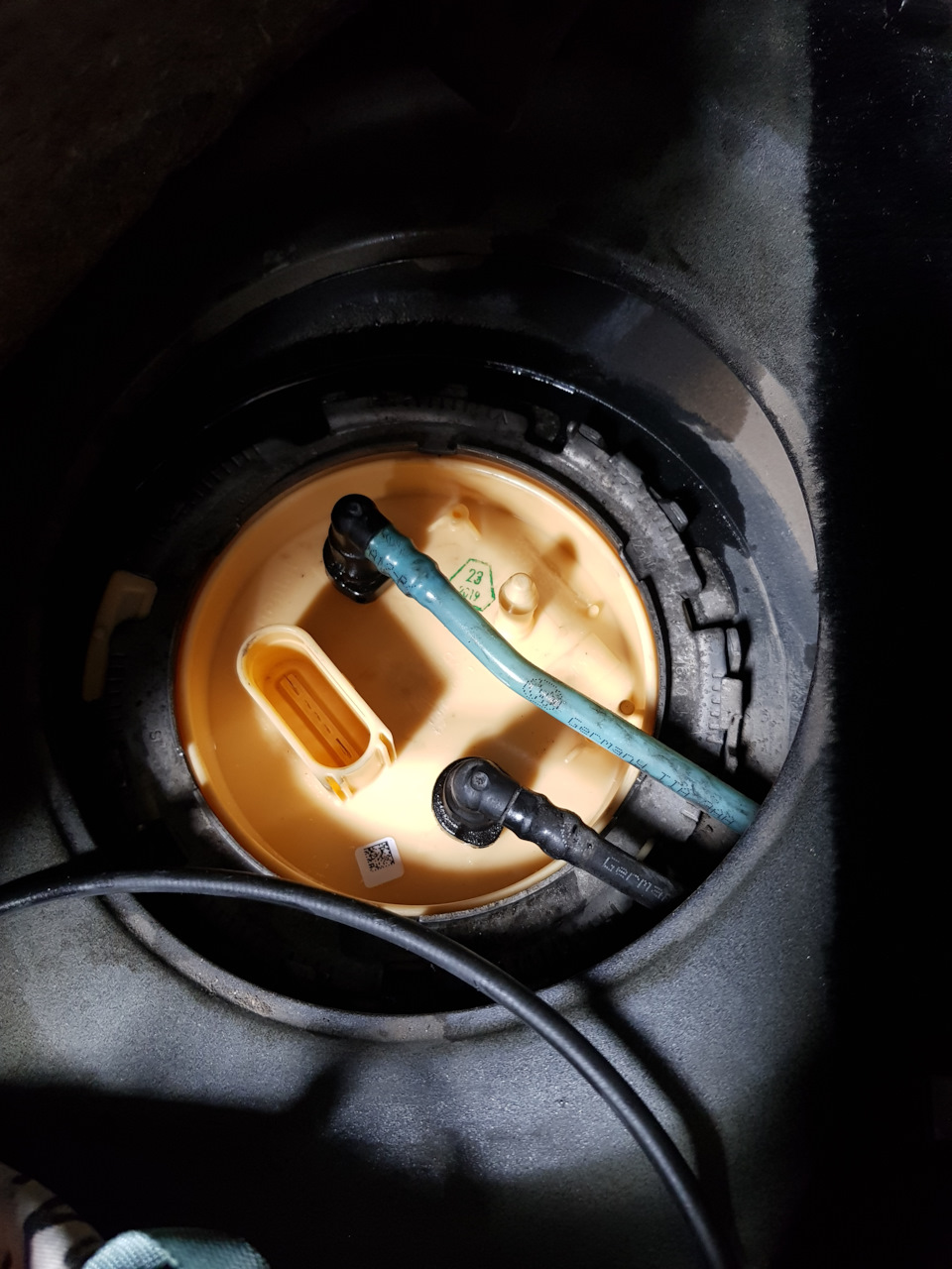 Замена топливный модуль в баке — Volkswagen Passat Variant (B7), 2 л ...