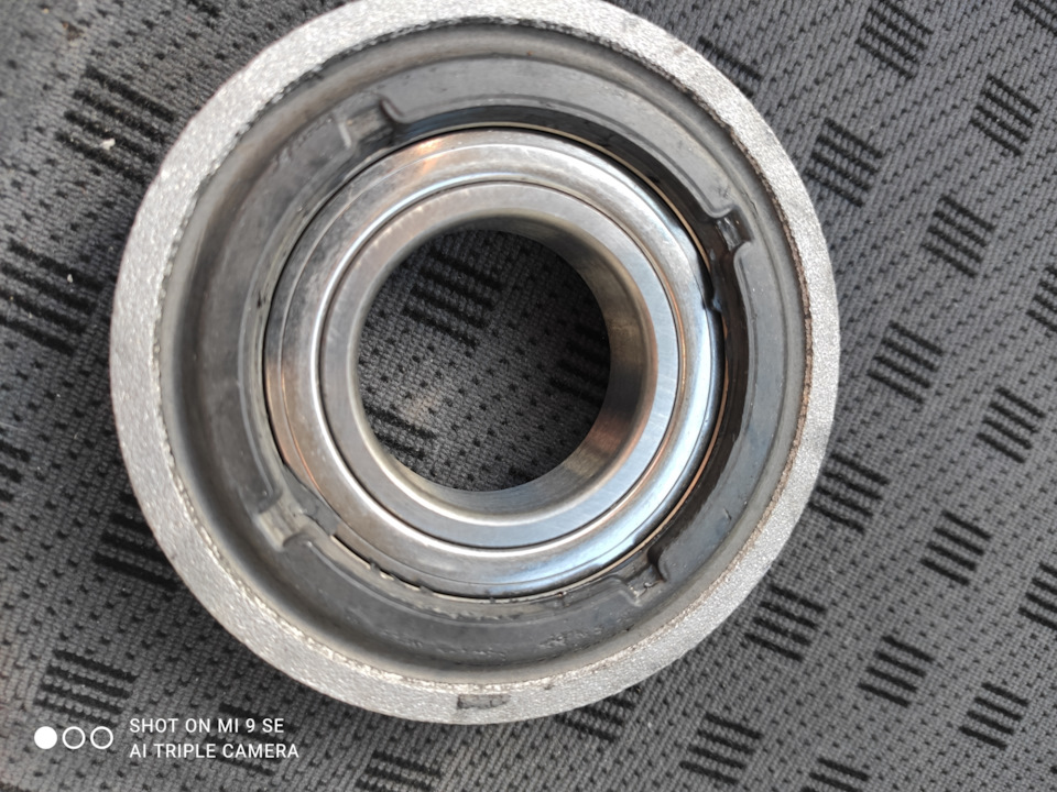 Замена подвесного подшипника — Volkswagen Sharan (1G), 1,9 л, 2000 года ...