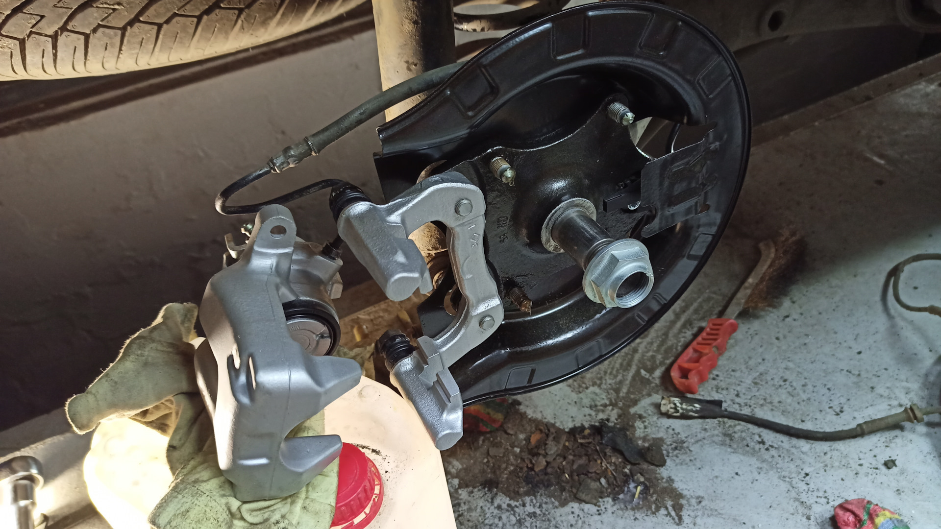 #91 Перебор и восстановление задних тормозов — Peugeot 307 SW, 2 л ...