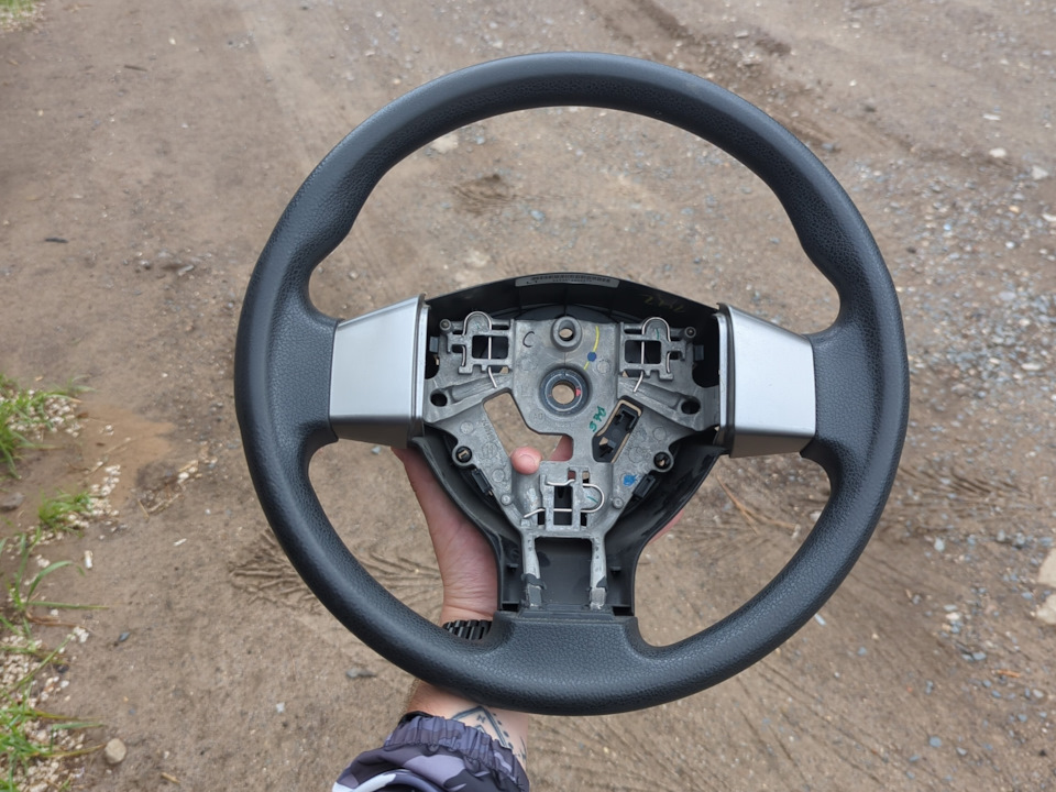 Перешивка руля / круиз-контроль — Nissan Tiida (1G), 1,6 л, 2011 года ...