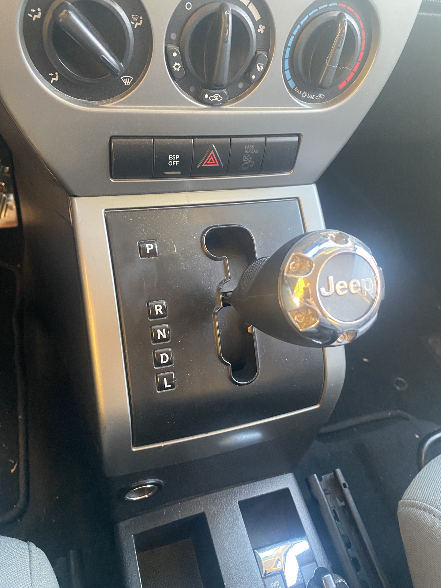 Что с машиной? — Jeep Compass (1G), 2,4 л, 2007 года | наблюдение | DRIVE2