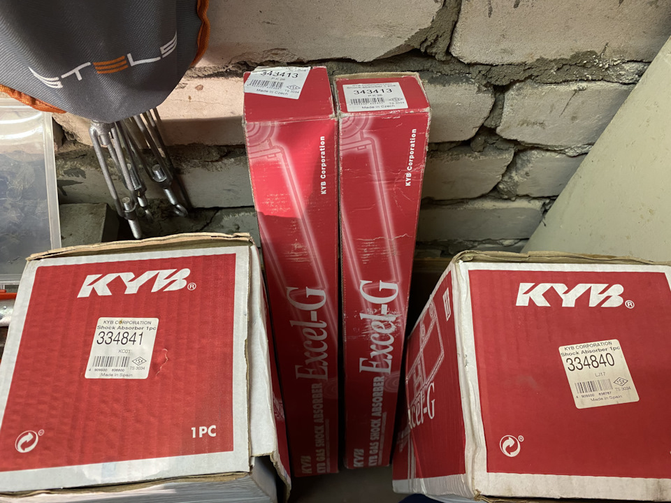 Амортизаторы KYB — Ford Focus Hatchback II, 1,6 л, 2011 года | запчасти ...