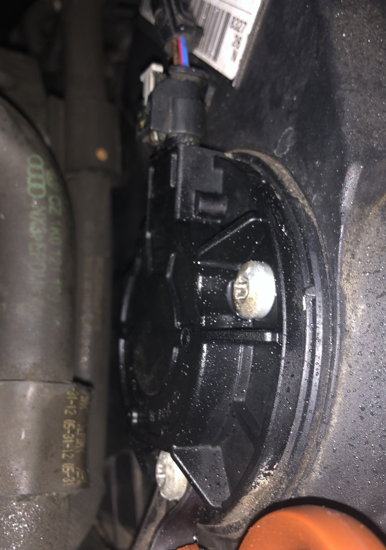 Замена электро магнитного клапана фаз газораспределения INA 427003410 ...