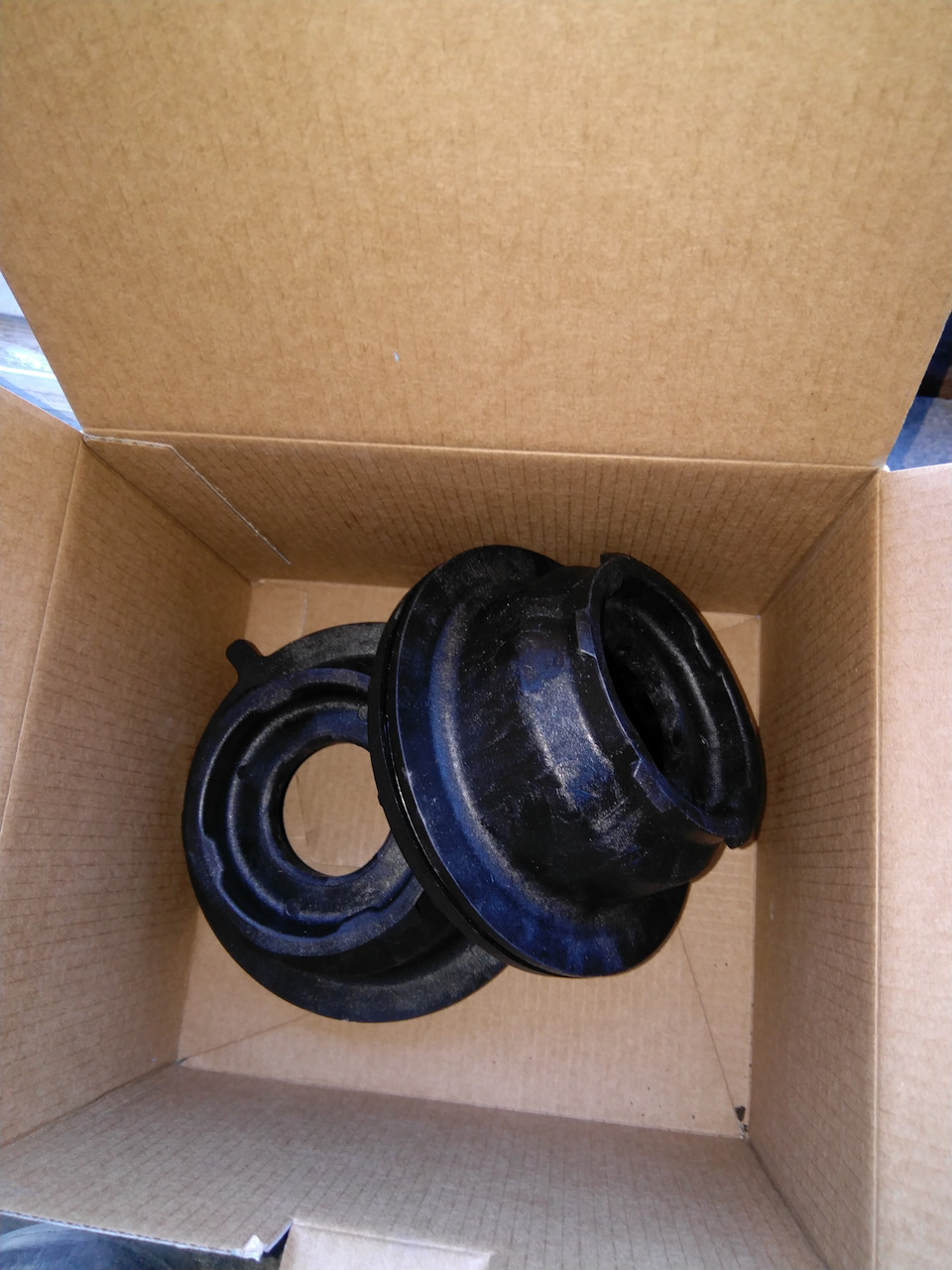 Замена передних амортизаторов — Volvo XC60 (1G), 2,4 л, 2012 года ...