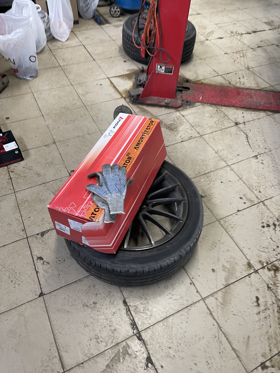 Замена амортизаторов. Пружинка в рейке. Задние колодки — Subaru Levorg ...