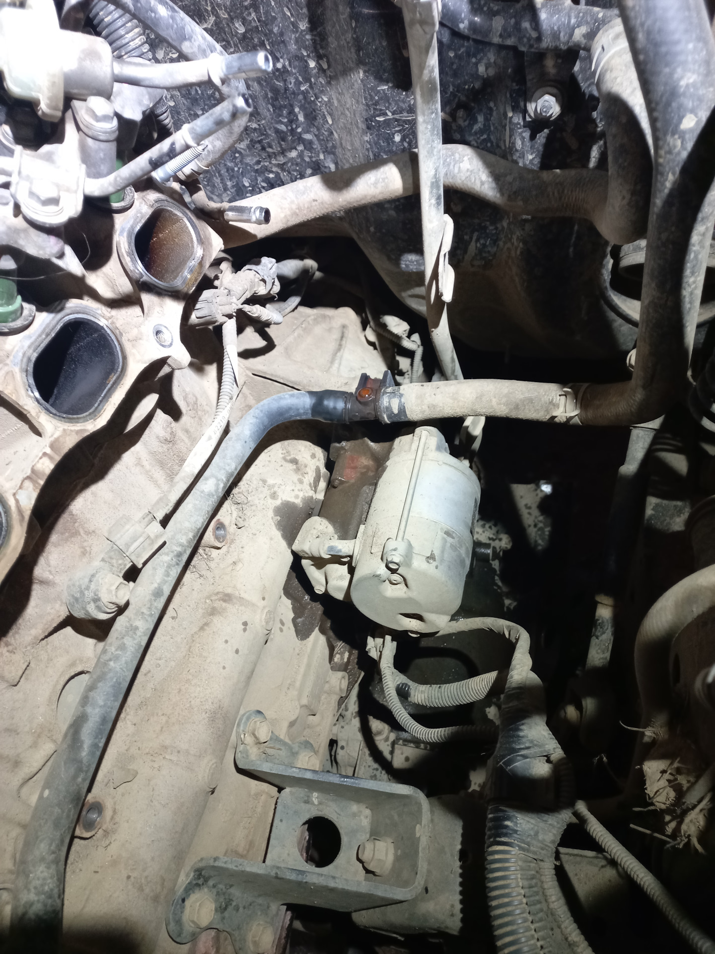 Замена трубки в системе охлаждения — Toyota Fortuner (1G), 2,7 л, 2013 ...