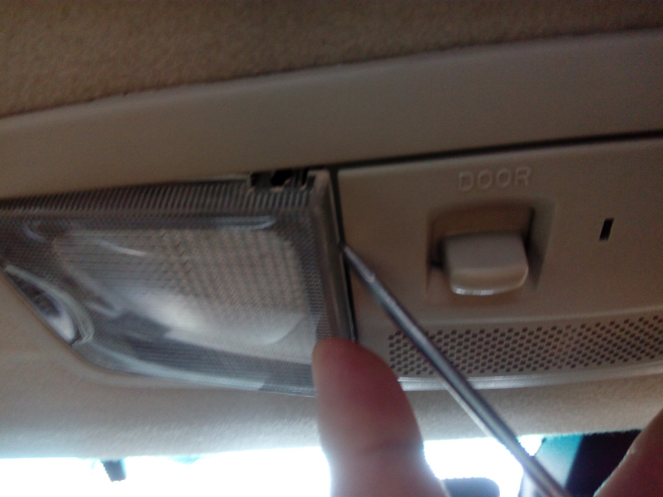 Замена ламп освещения — Mitsubishi Outlander (3G), 2 л, 2013 года ...