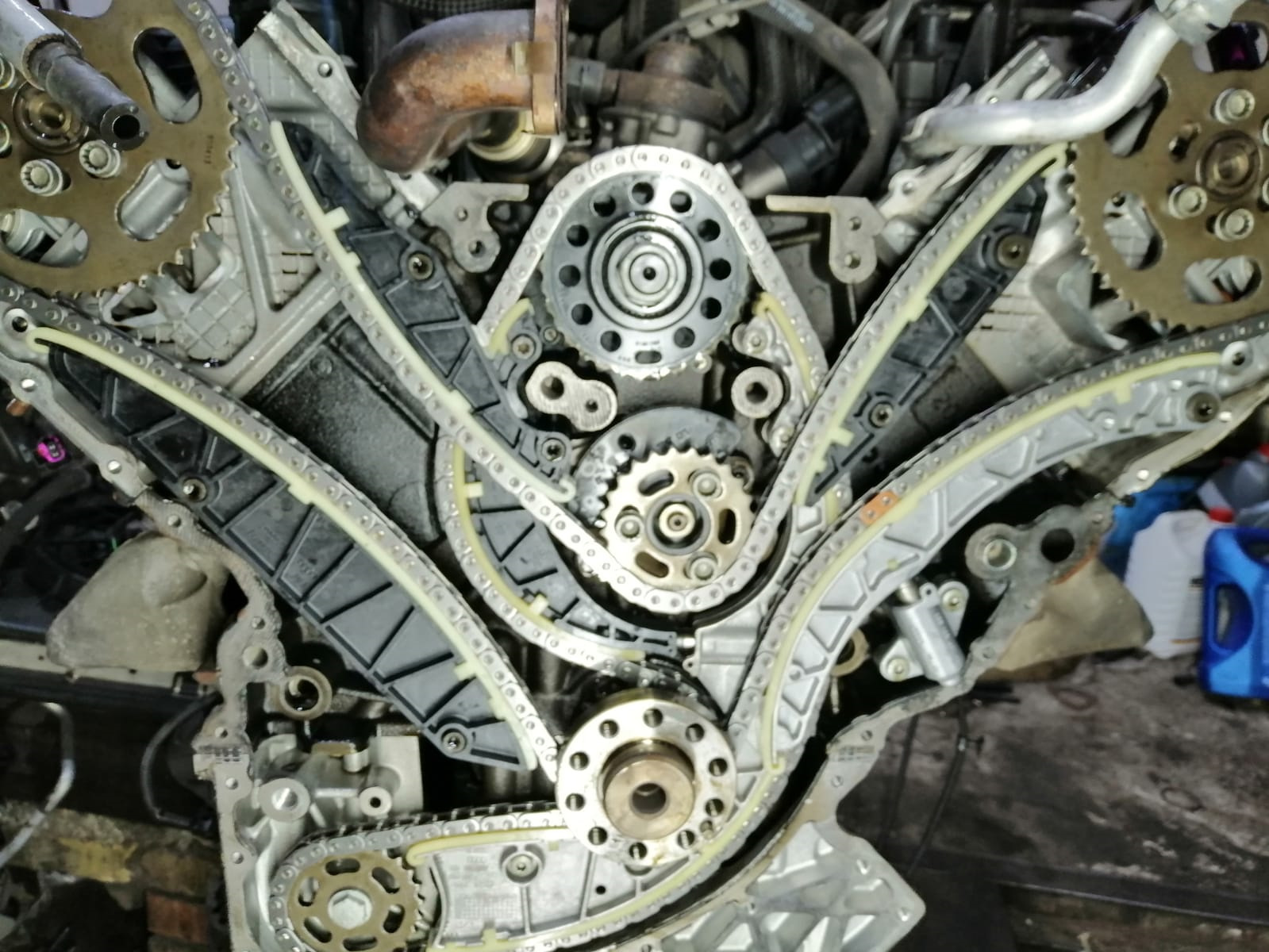 Заміна ланцюгів + натягувачів + напрямних+заспокоювачів ГРМ, прокладок ...