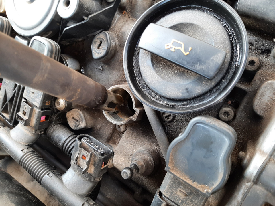 Масло в свечных колодцах. 1.8 tsi шкода а5 — DRIVE2