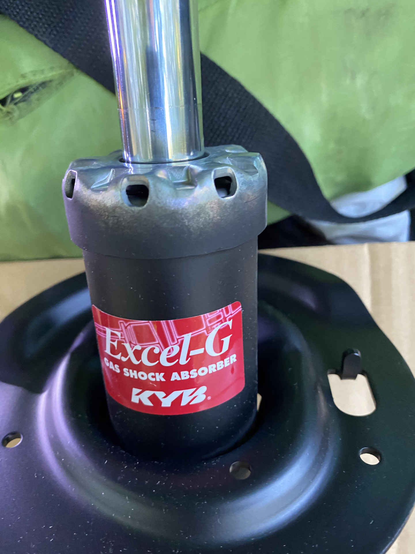 Стойка амортизатора передняя правая газомасляная KYB Excel-G (339402 ...