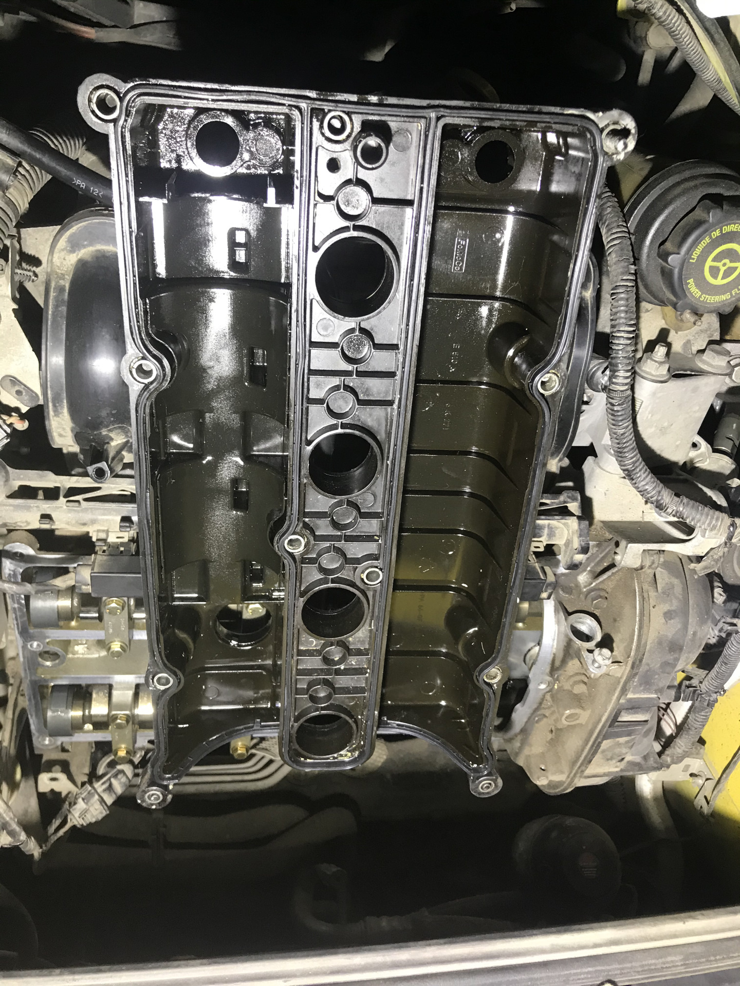 Замена прокладки крышки клапанов — Ford Focus III Hatchback, 1,6 л ...