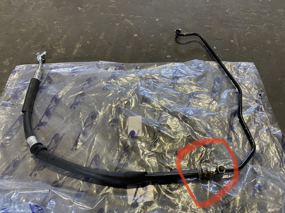 Шланг потик. Внеплановая замена шланга ГУР. — Honda Accord (7G), 2,4 л ...