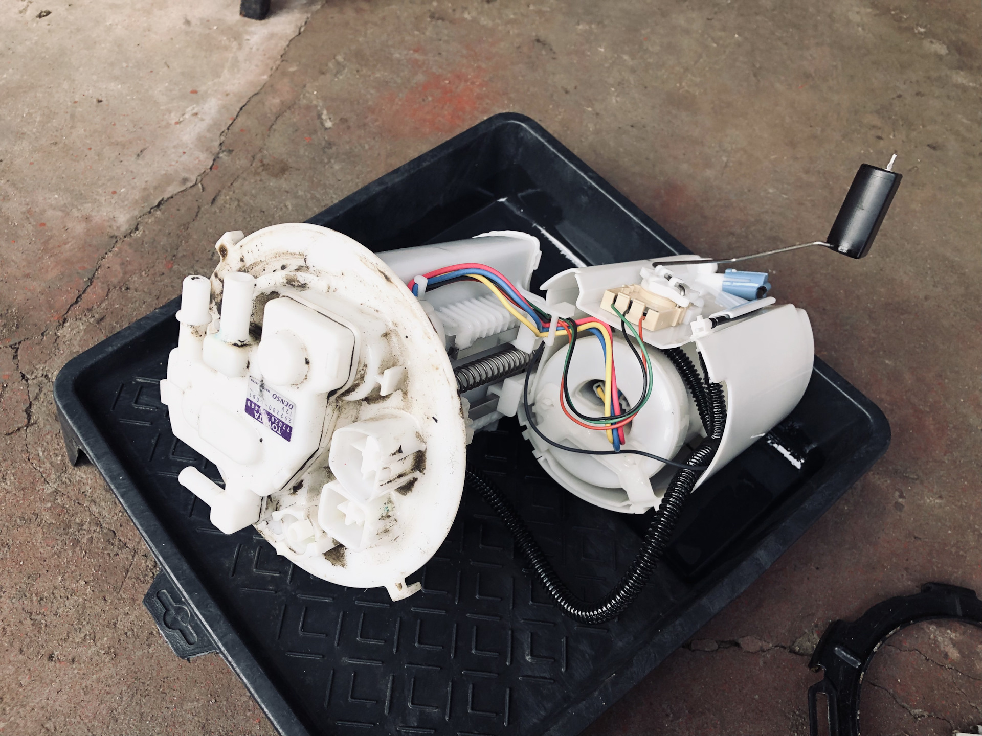 Завершение ТО — 80.000км, Замена Топливного Фильтра ! — Toyota Camry ...