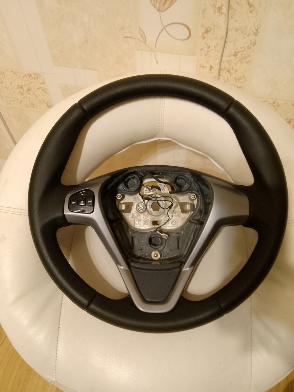 Руль — Ford Fiesta (Mk VI), 1,4 л, 2009 года | своими руками | DRIVE2