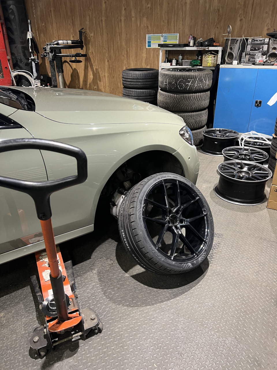 R20 — Mercedes-Benz E-Class (W213), 2 л, 2021 года | колёсные диски ...