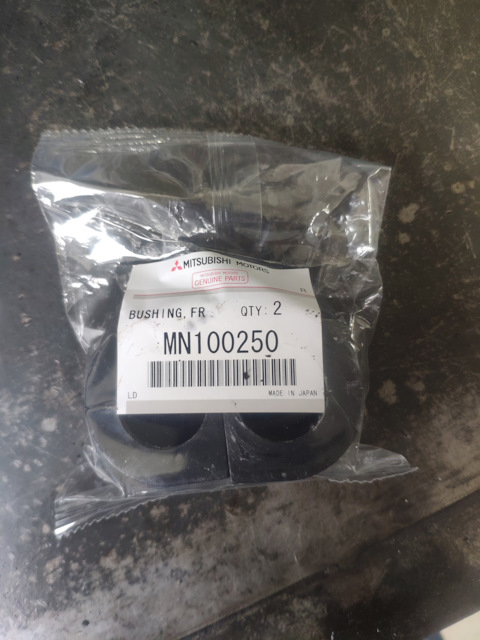 MN100250 Втулка стабилизатора Mitsubishi | Запчасти на DRIVE2