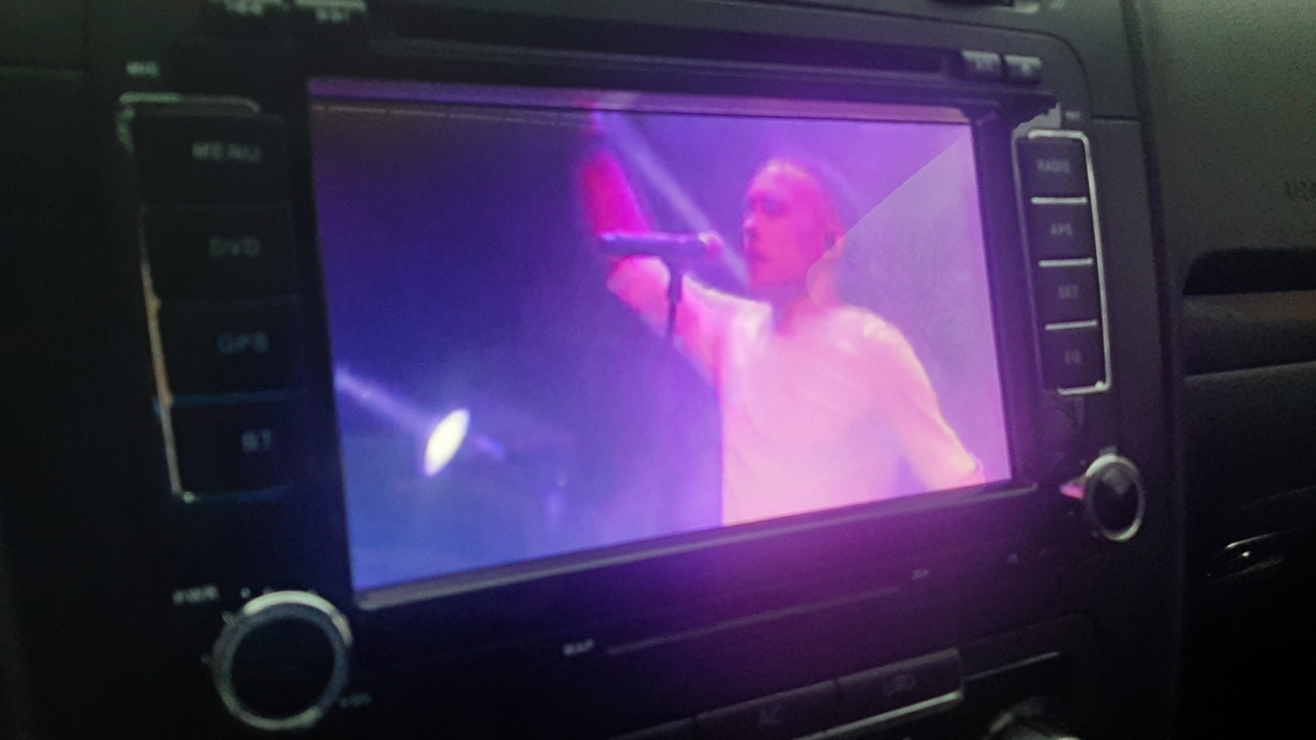 Новое ГУ. — Volkswagen Jetta V, 2,5 л, 2010 года | автозвук | DRIVE2