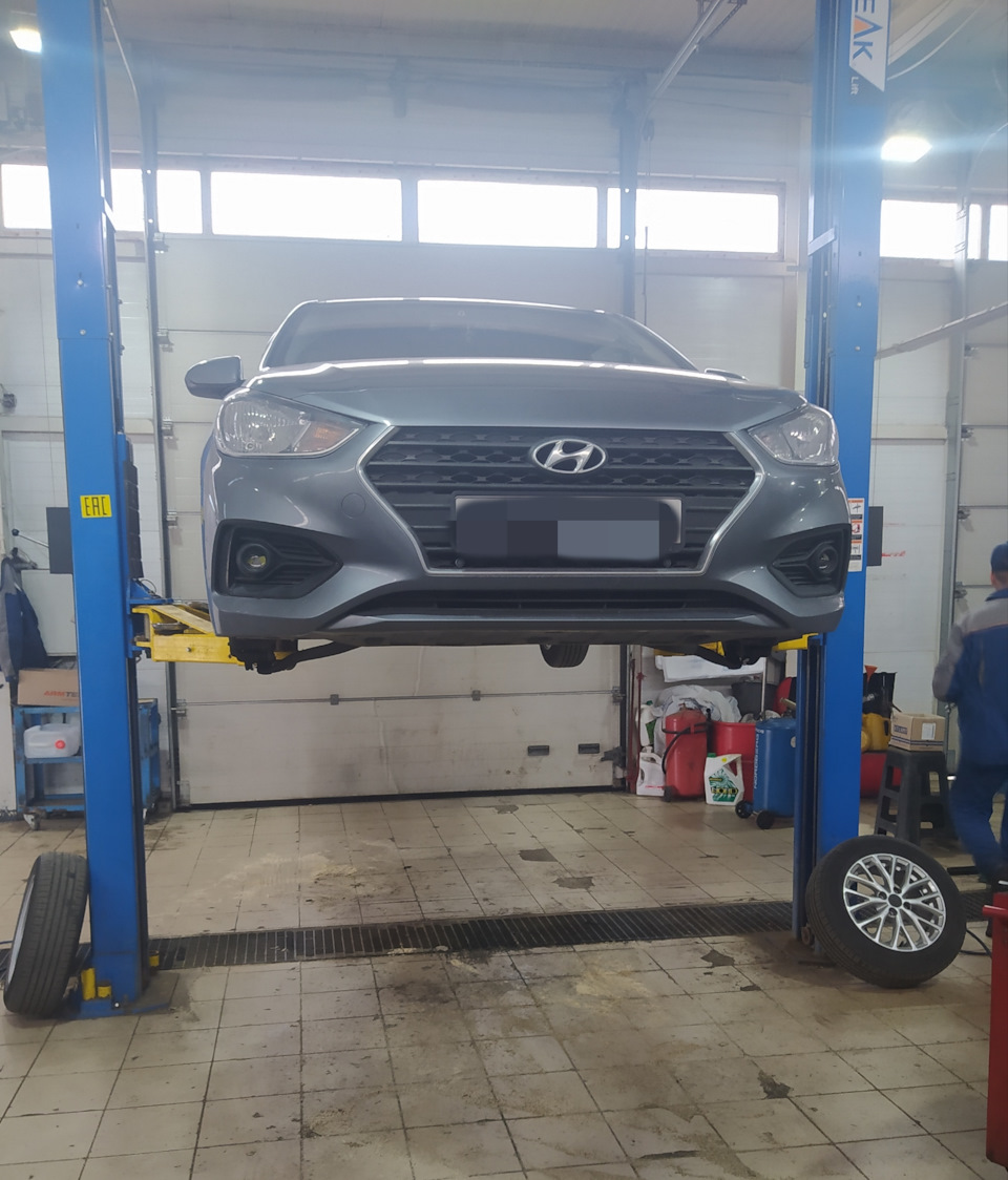 Замена: стойки стабилизатора. — Hyundai Solaris (2G), 1,6 л, 2020 года ...