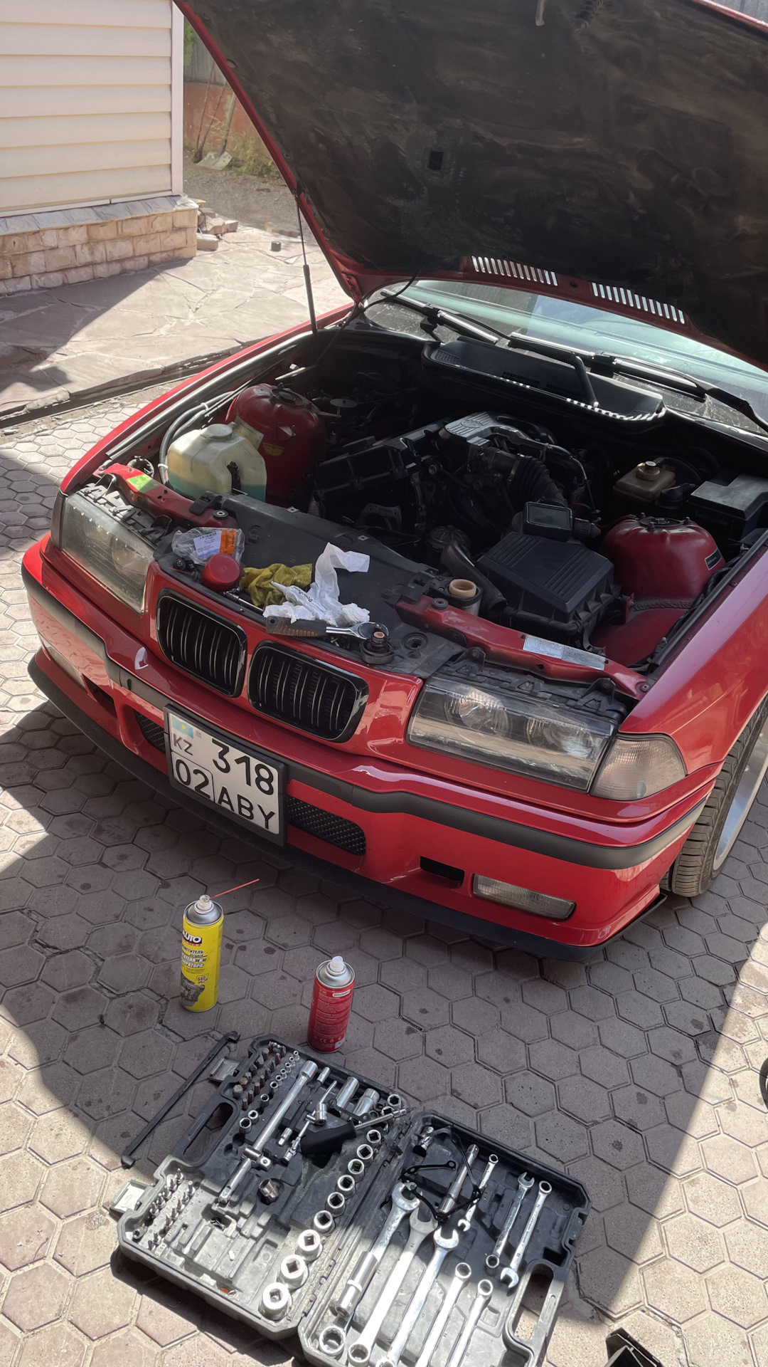 Замена П-образной прокладки верхней части лобовой крышки М-42 — BMW 3 ...