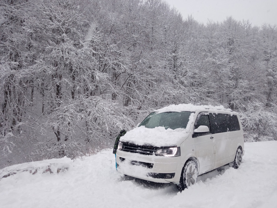 Зима, поездка на гору Ай-петри — Volkswagen Transporter T5, 2 л, 2013 ...