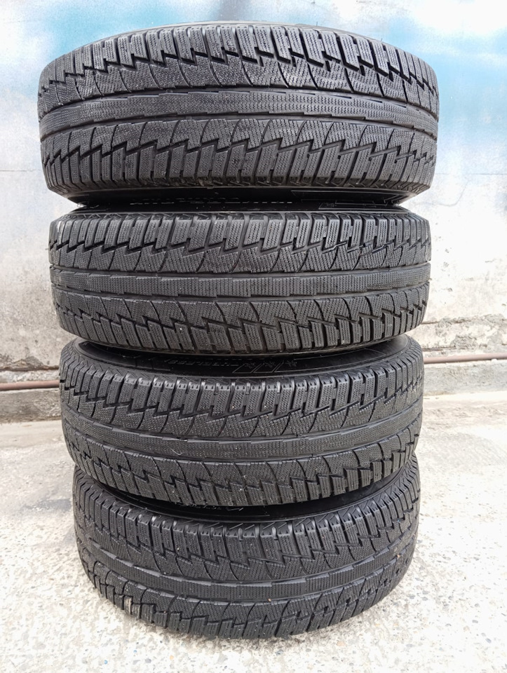 Шины всесезонные 225/75 R16, штампованные диски Suzuki 7Jx16 ET5 5x139 ...