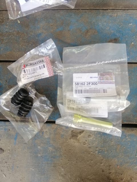 93740249 Втулка направляющая суппорта тормозного переднего GM ...