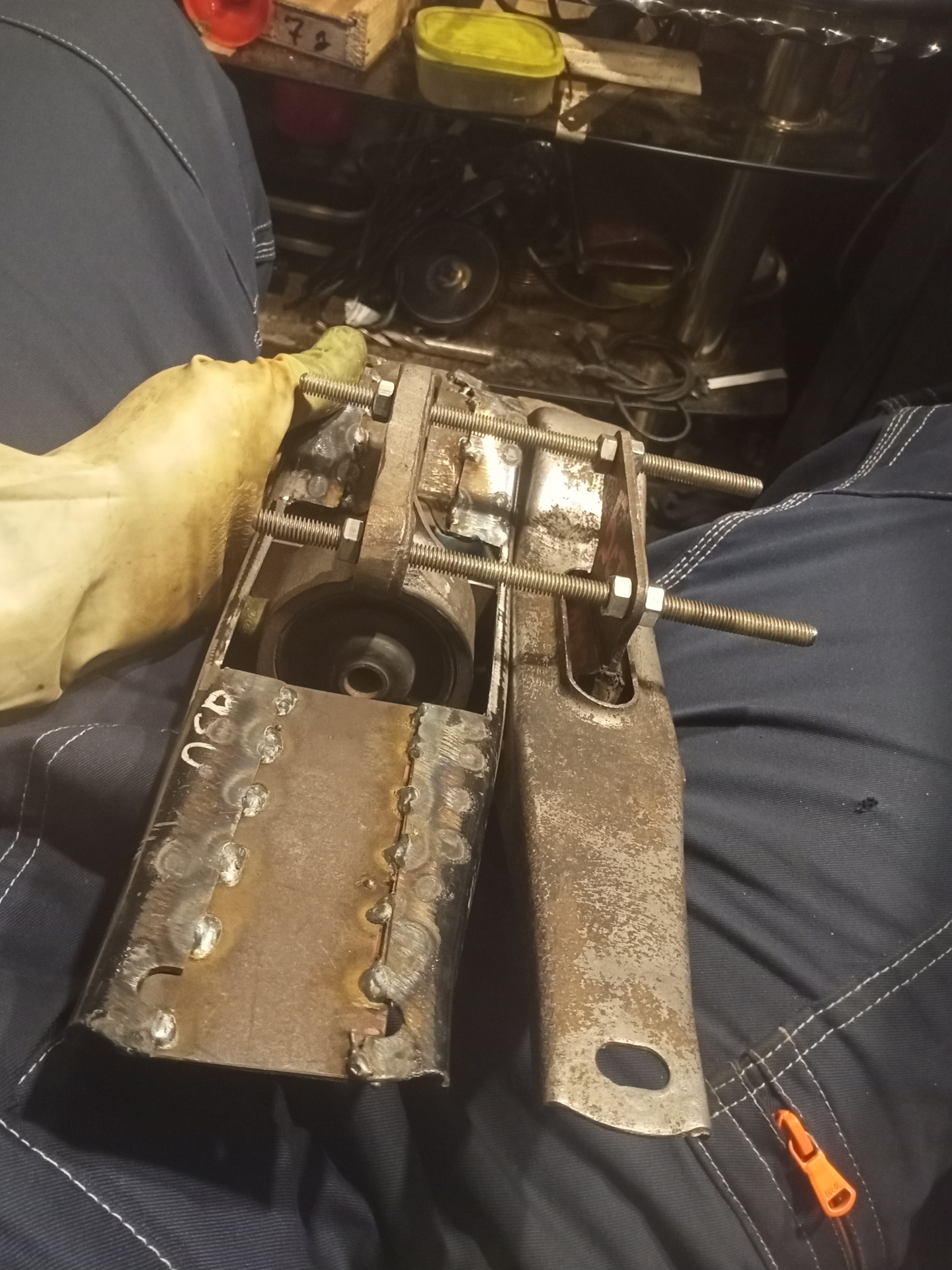 Подушка коробки Нива на классику, 2121 — 2101-07 — Lada 2101, 1,2 л ...