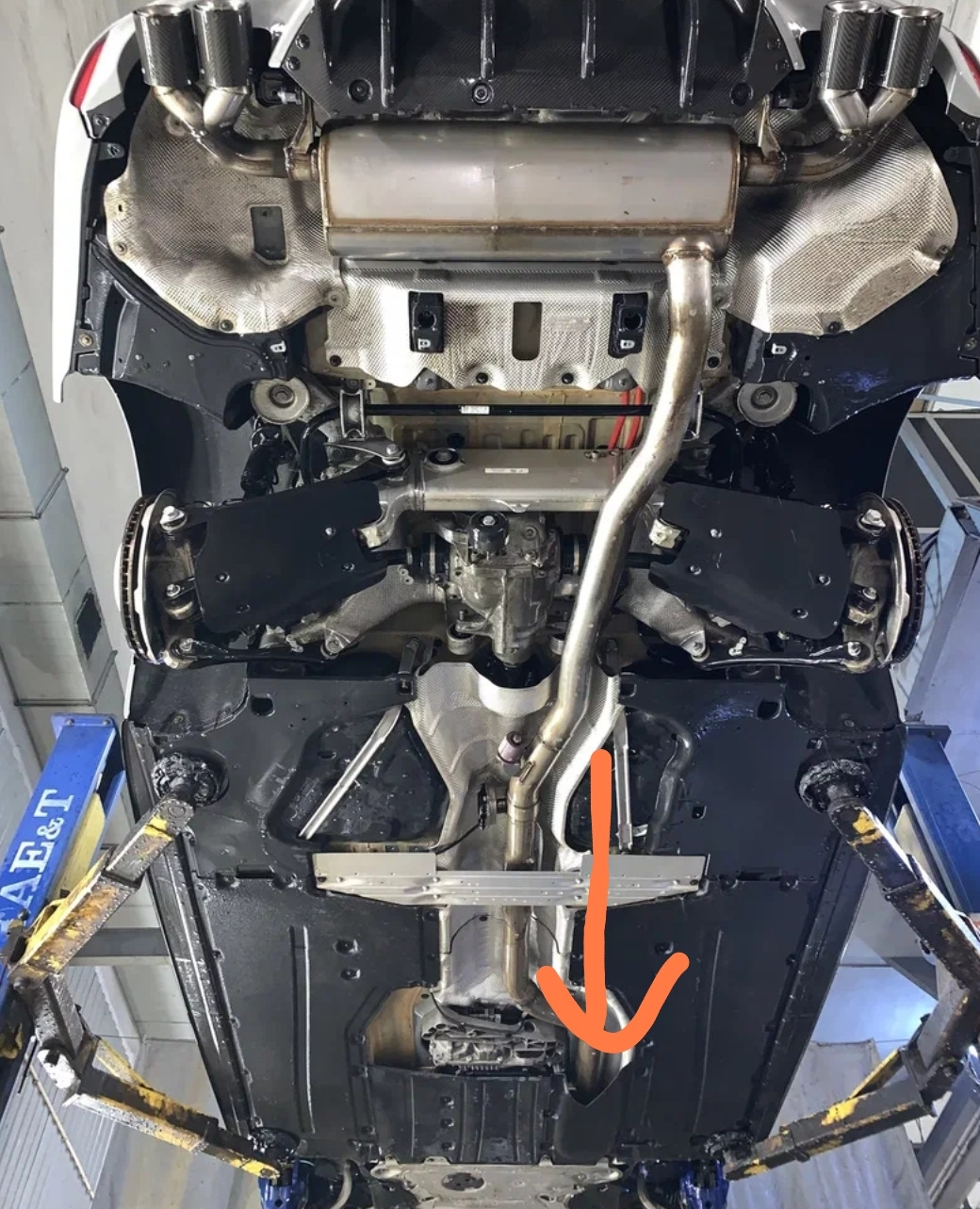 Установка крышки лючка слива масла в защите и неудачная попытка замены ...