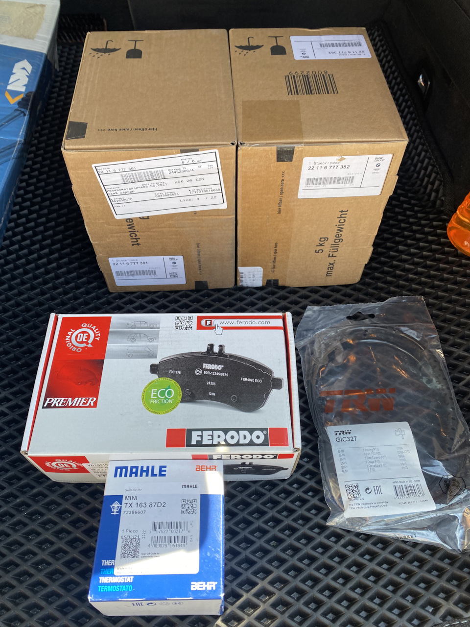 Левый привод, колодки, подушки двигателя, термостат — BMW 5 series Gran ...