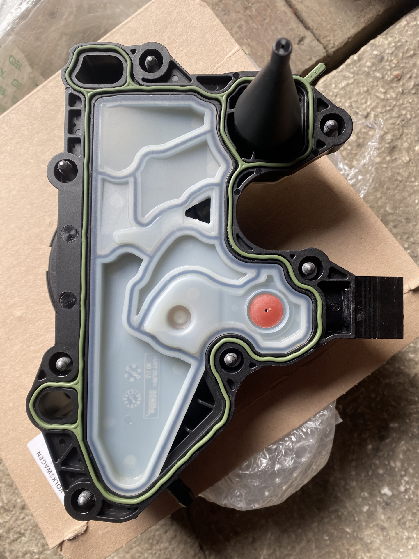 Замена маслоотделитель 06k103495bl — Skoda Octavia A7 Mk3, 1,8 л, 2013 ...