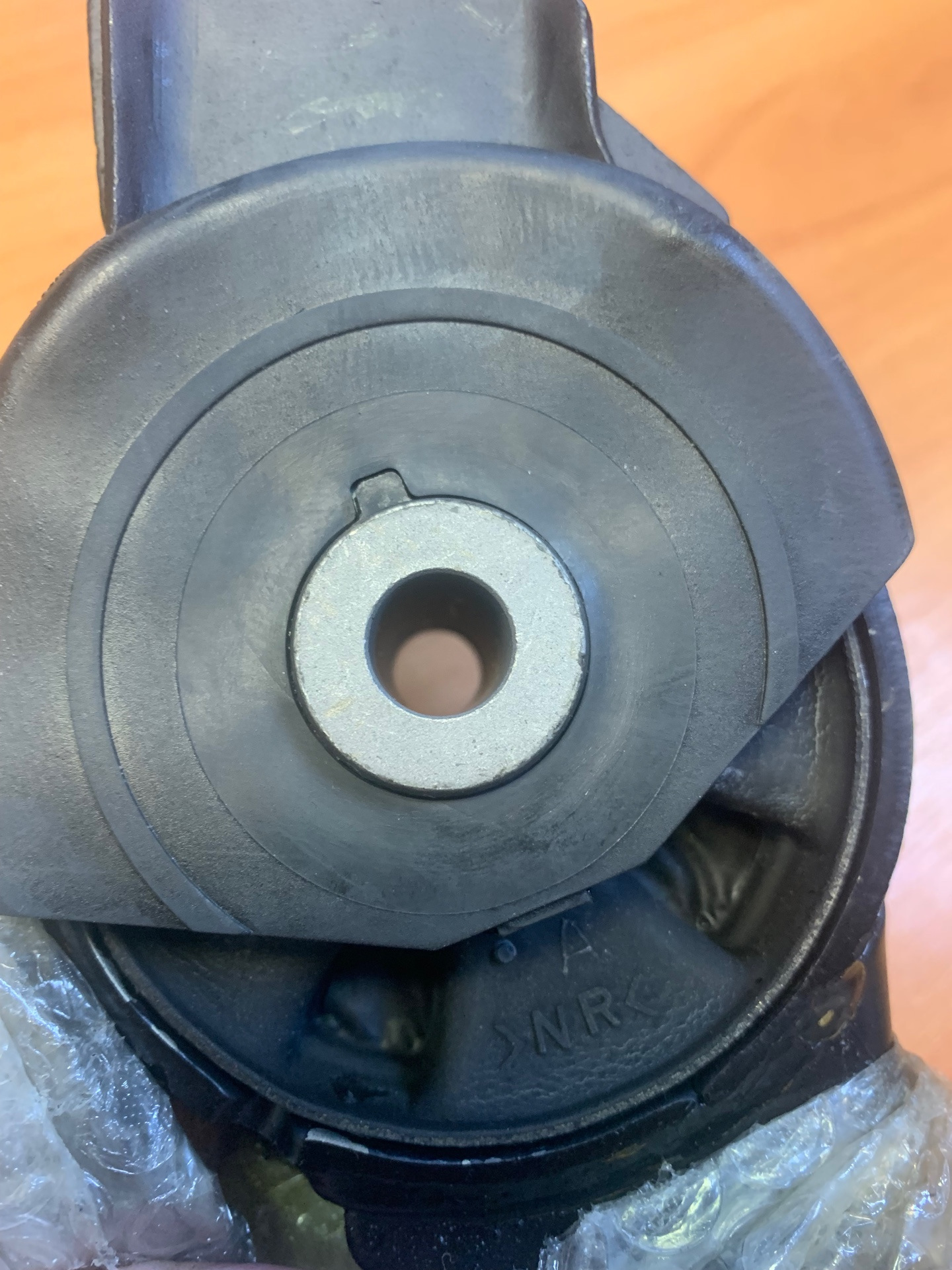 Покупка комплекта оригинальных подушек двигателя — Toyota Avensis II, 2 ...